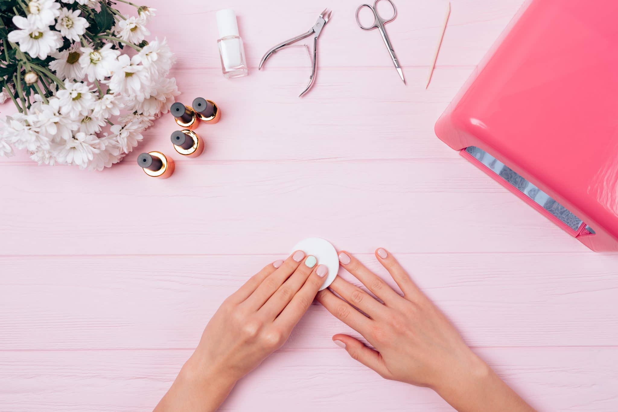 Half Dip Nails: Das ist DER neue Nageltrend