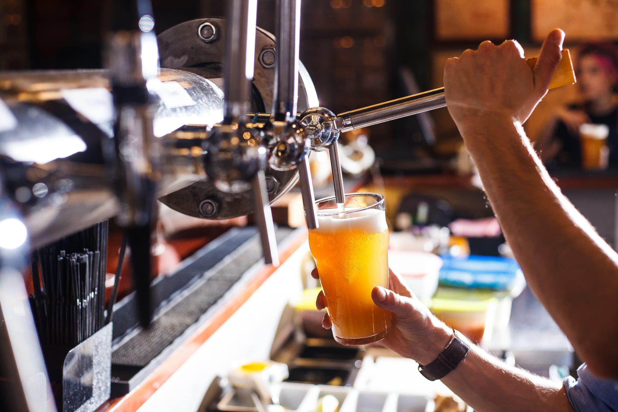 Hamburg droht nach zu wilden Partys mit Alkoholverbot Hamburg droht nach zu wilden Partys mit Alkoholverbot