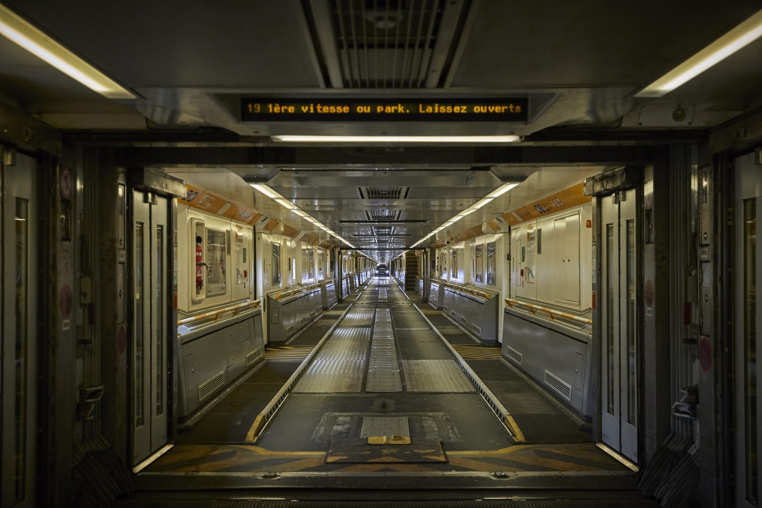 Alarm beim Unterwassertunnel Eurotunnel: Passagiere stecken fünf ...