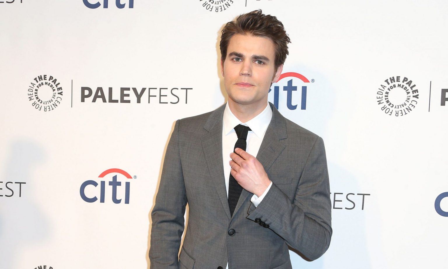 "Vampire Diaries"-Star Paul Wesley gibt nach drei Jahren Ehe die ...
