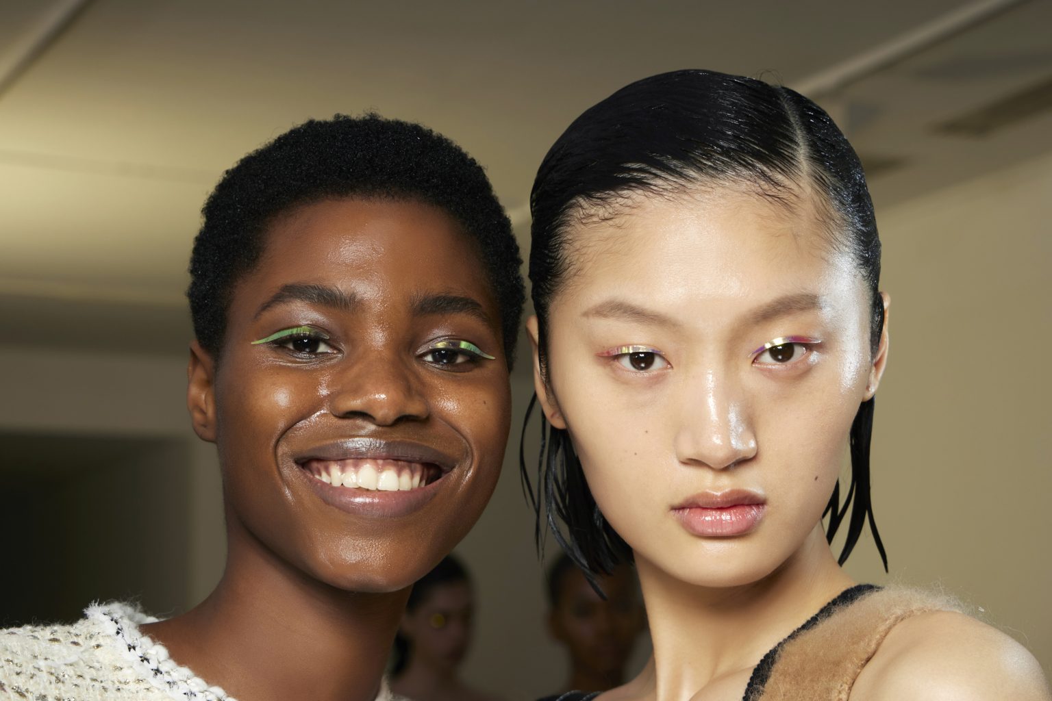 "Jamsu": Deshalb solltest du dein Gesicht mit Make-up ins kalte Wasser ...