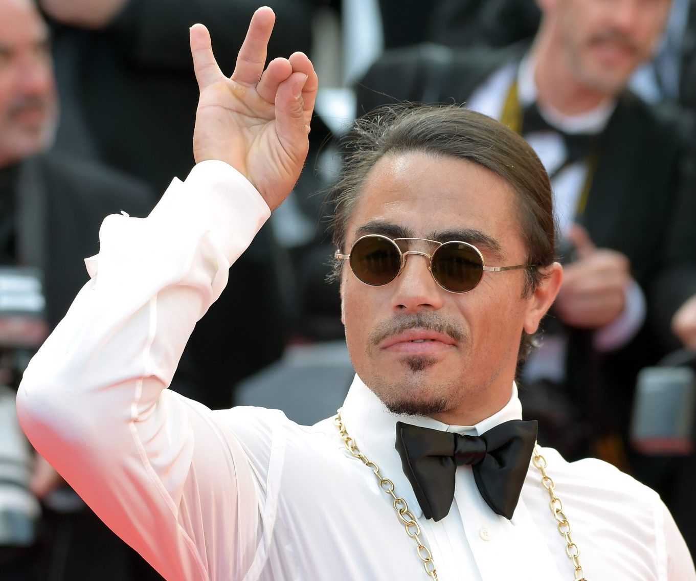 Salt Bae muss berühmtes Lokal in New York schließen: Kritiken waren ...